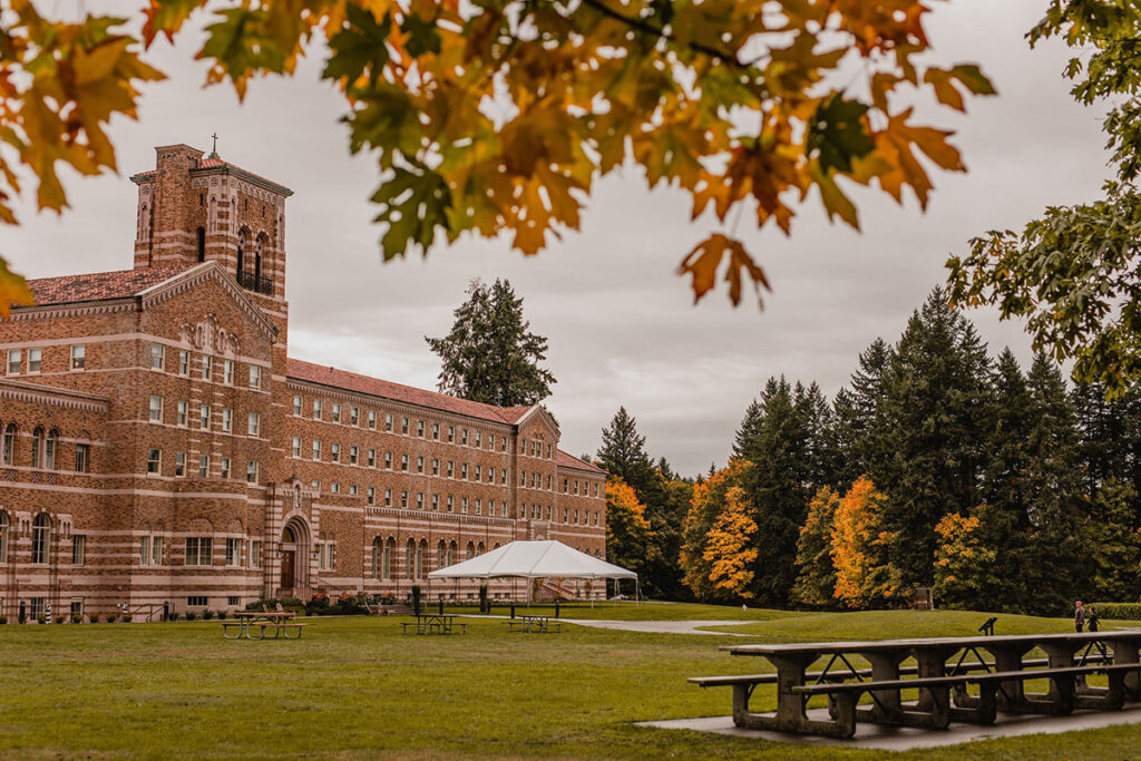 Where to Find the Best Fall Foliage in Seattle (2025) - The Emerald Palate