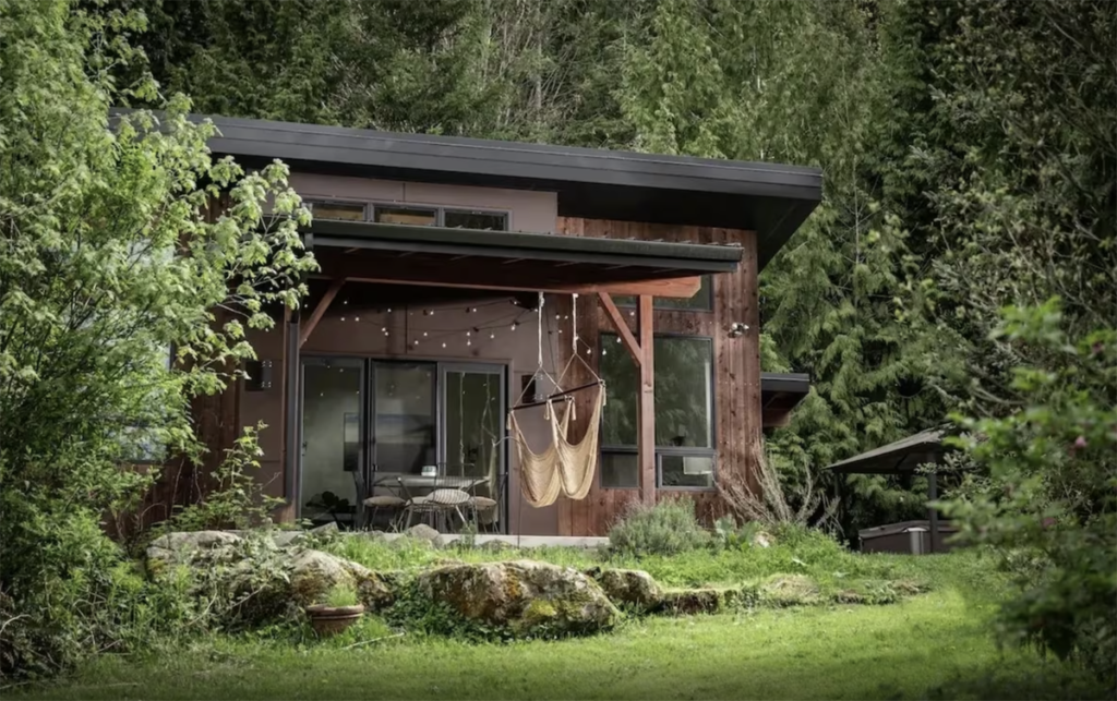 21 Pacific Northwest Cabins Straight Out of a Storybook